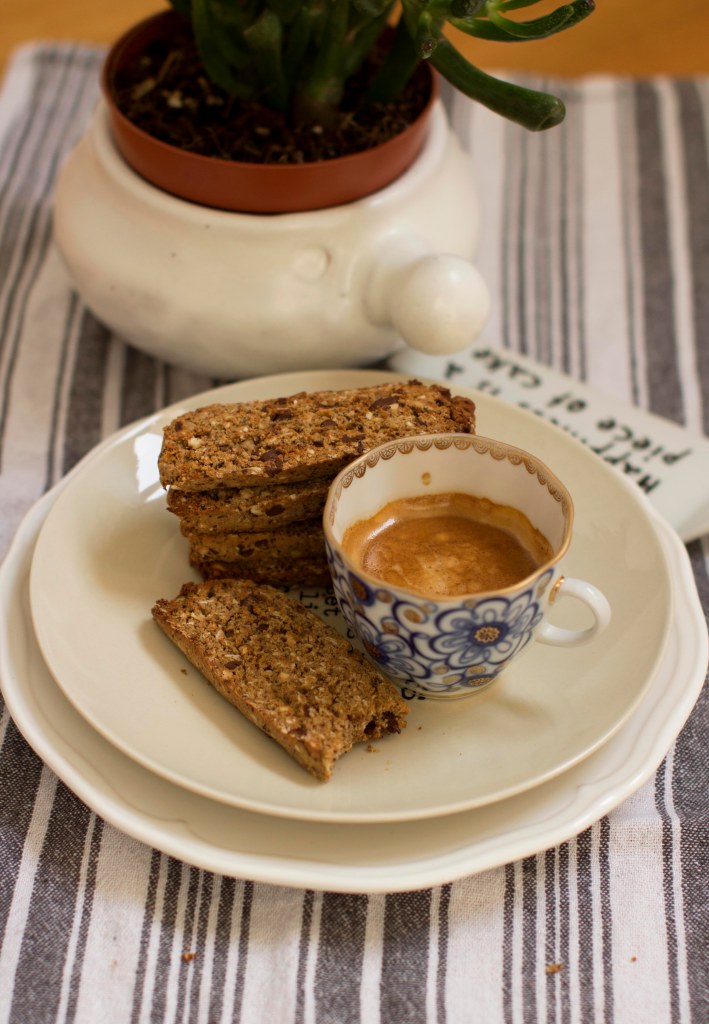 Fitness keksi s maslacem od kikirikija i čokoladom – Anja kuha